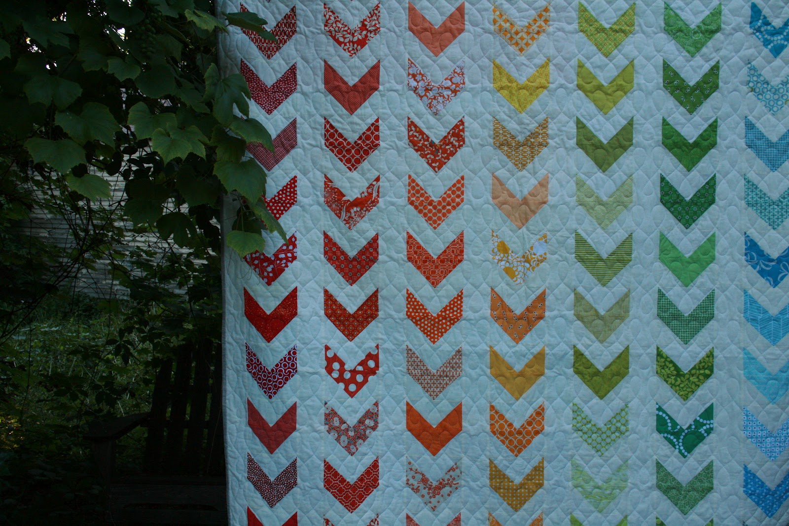 leedle deedle quilts: rainbow chevron - finished!