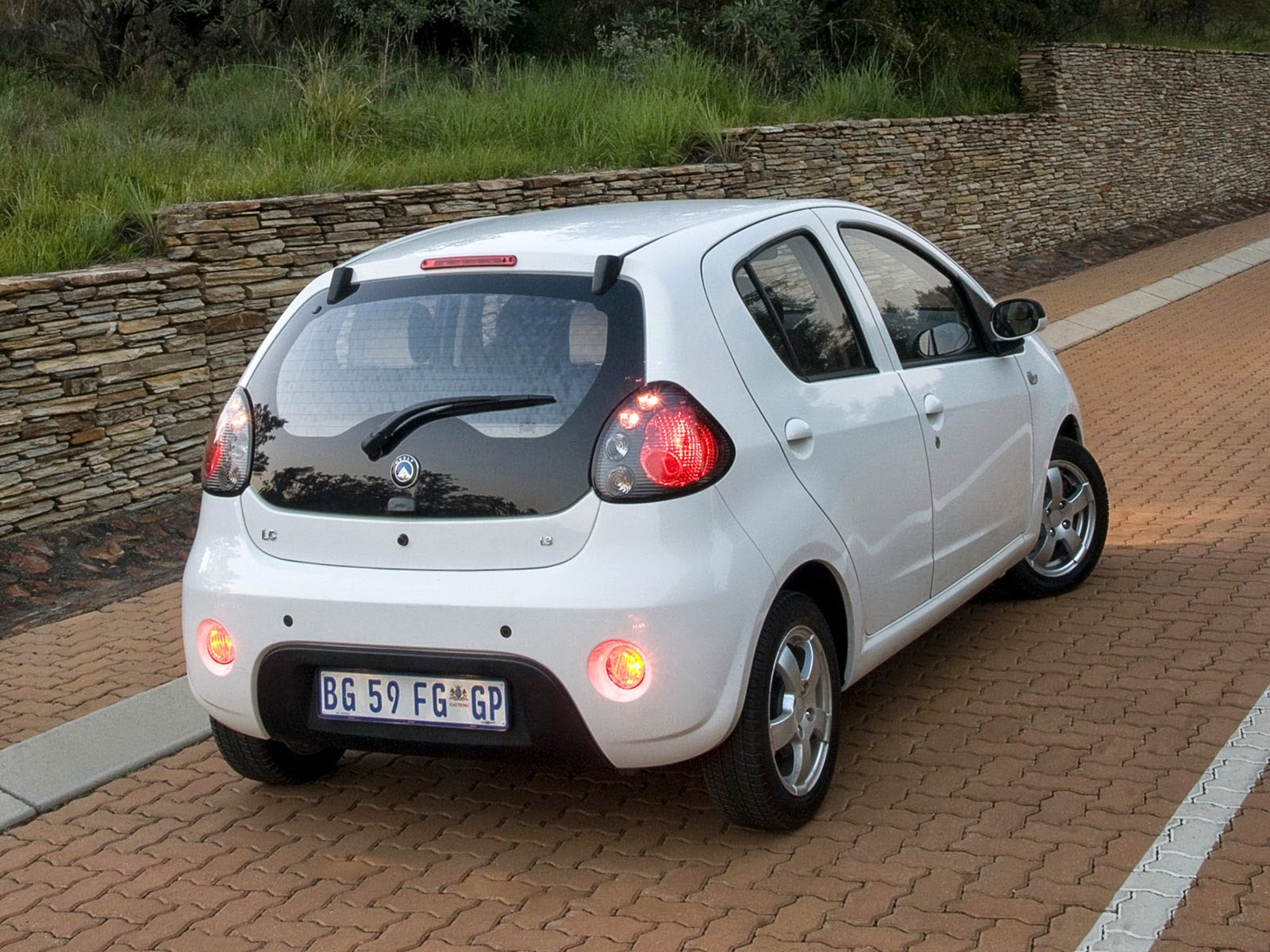 Geely lança o "carismático" GC2 que lembra (e muito) um panda, chega ...