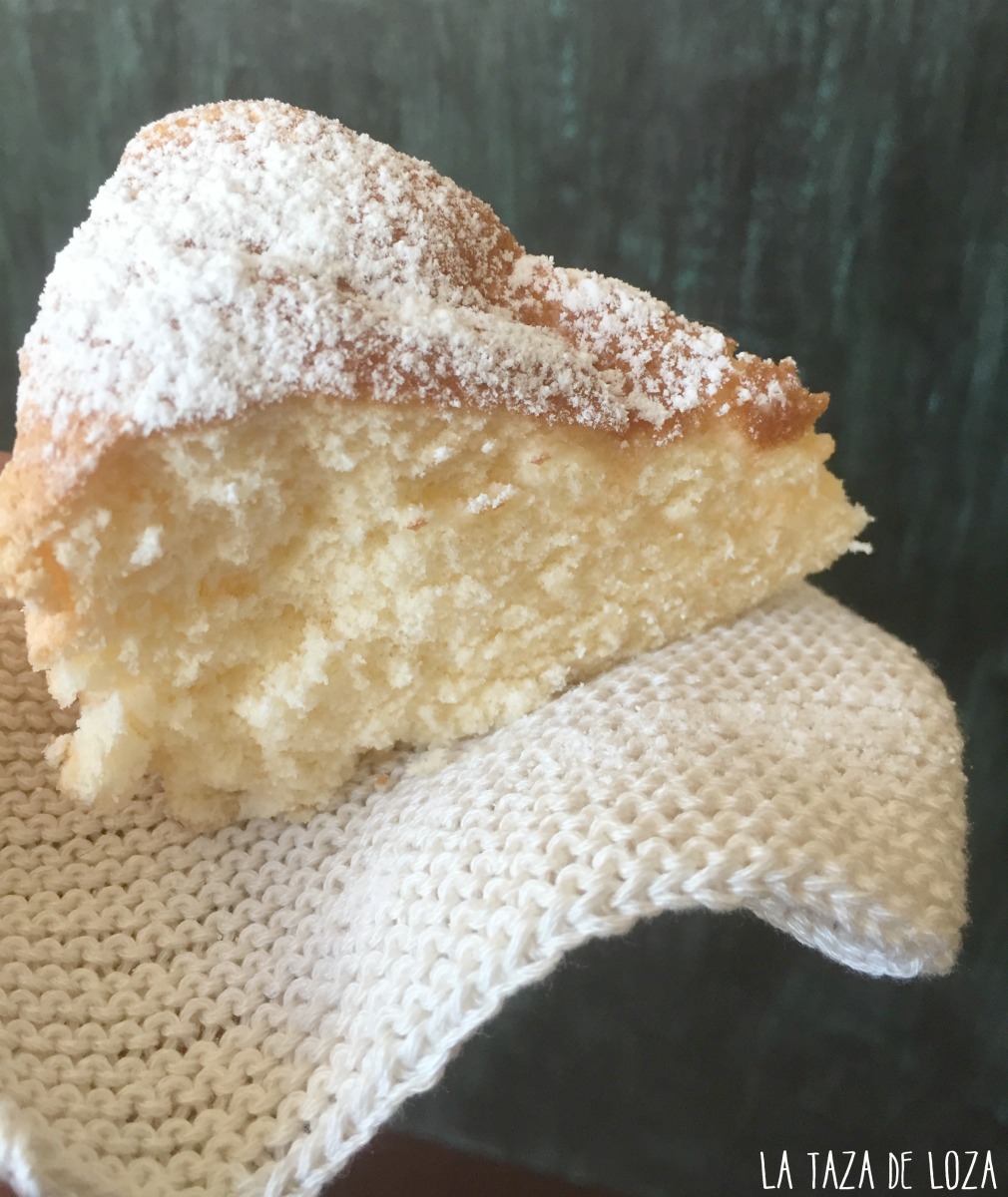 Coca de cuarto de Mallorca (Bizcocho con 3 ingredientes) | La Taza de Loza