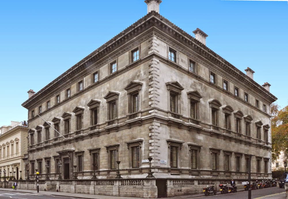 The Midnight Freemasons: Clubs