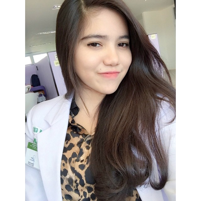 Cerita Sex : Cantik nya Suster Vika