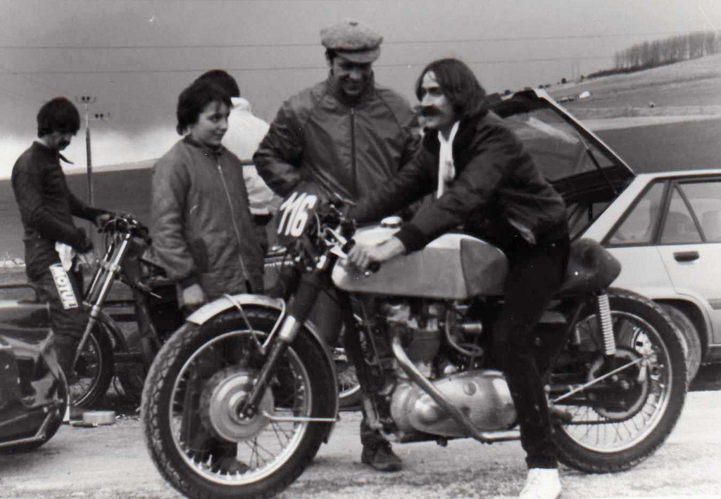 BUBBLE VISOR: British Cafe Racers