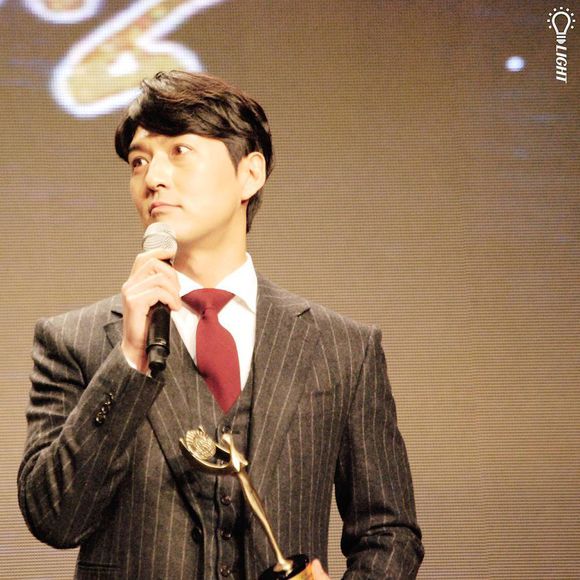 獅子山下的維多利亞港 -: Lee Pil Mo wins Korea Culture & Enterainment Awards the ...