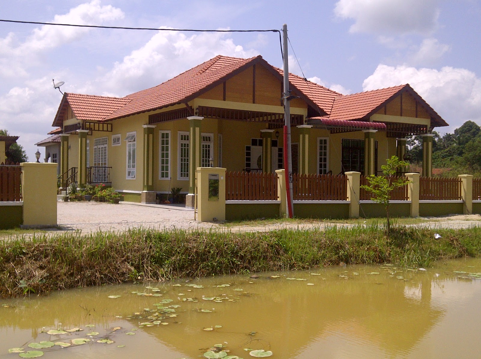 PEMAJU PERUMAHAN REKA & BINA: PHOTO RUMAH SIAP & RUMAH CONTOH