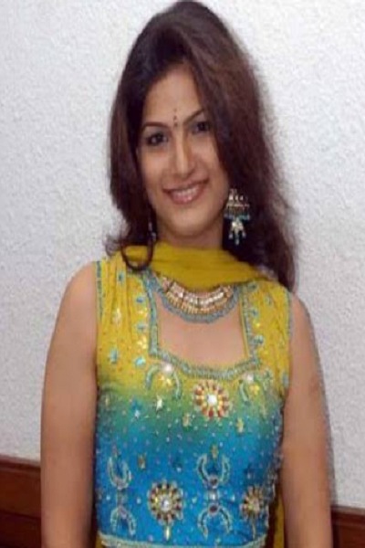 Hot Actress Wallpapers: Tharika Hot Stills