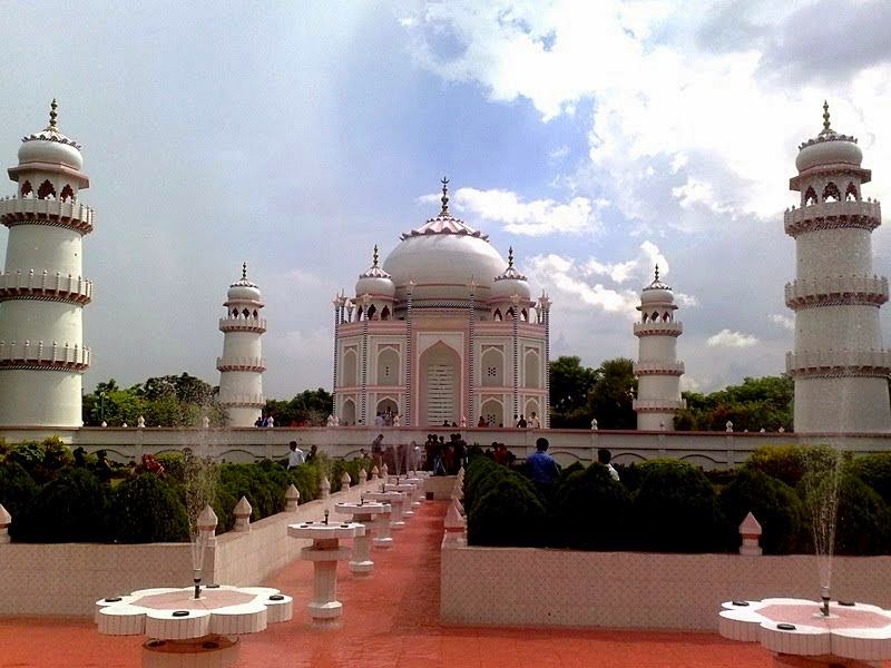 Bangladesh Taj Mahal