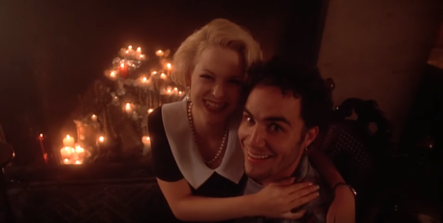 Movie Lovers Reviews: Embrace of the Vampire (1995) - Alyssa Milano ...