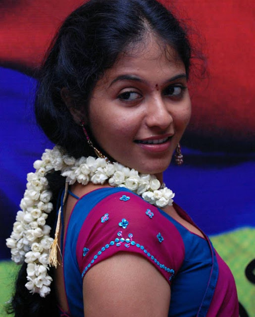 Anjali half saree photo stills | Tollywood,Kollywood Movie Wallpapers ...