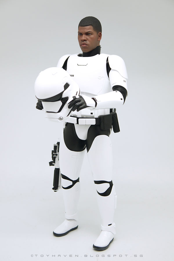 toyhaven: Presenting the Hot Toys 1:6 scale First Order Stormtrooper FN ...