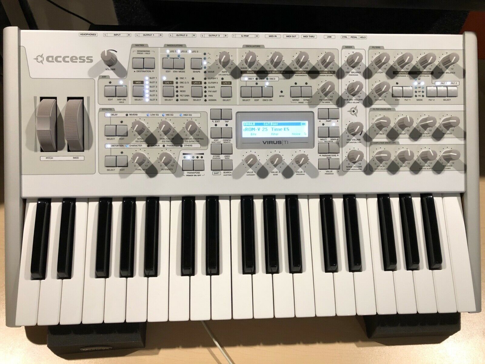 MATRIXSYNTH: Access Virus TI V2 Keyboard Synthesizer