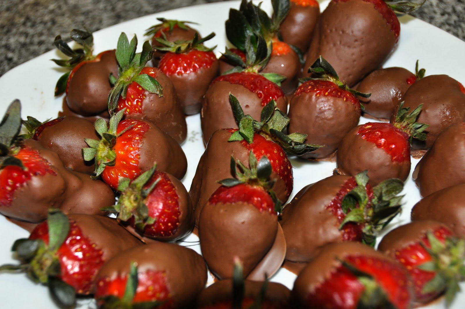 Strawberry celup coklat,awww~hati terpikat! - Prettyvrach