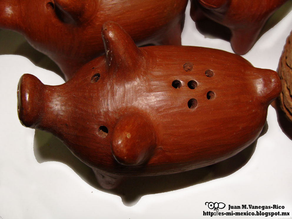 Folklore de México: Puerquitos de barro rojo de Oaxaca