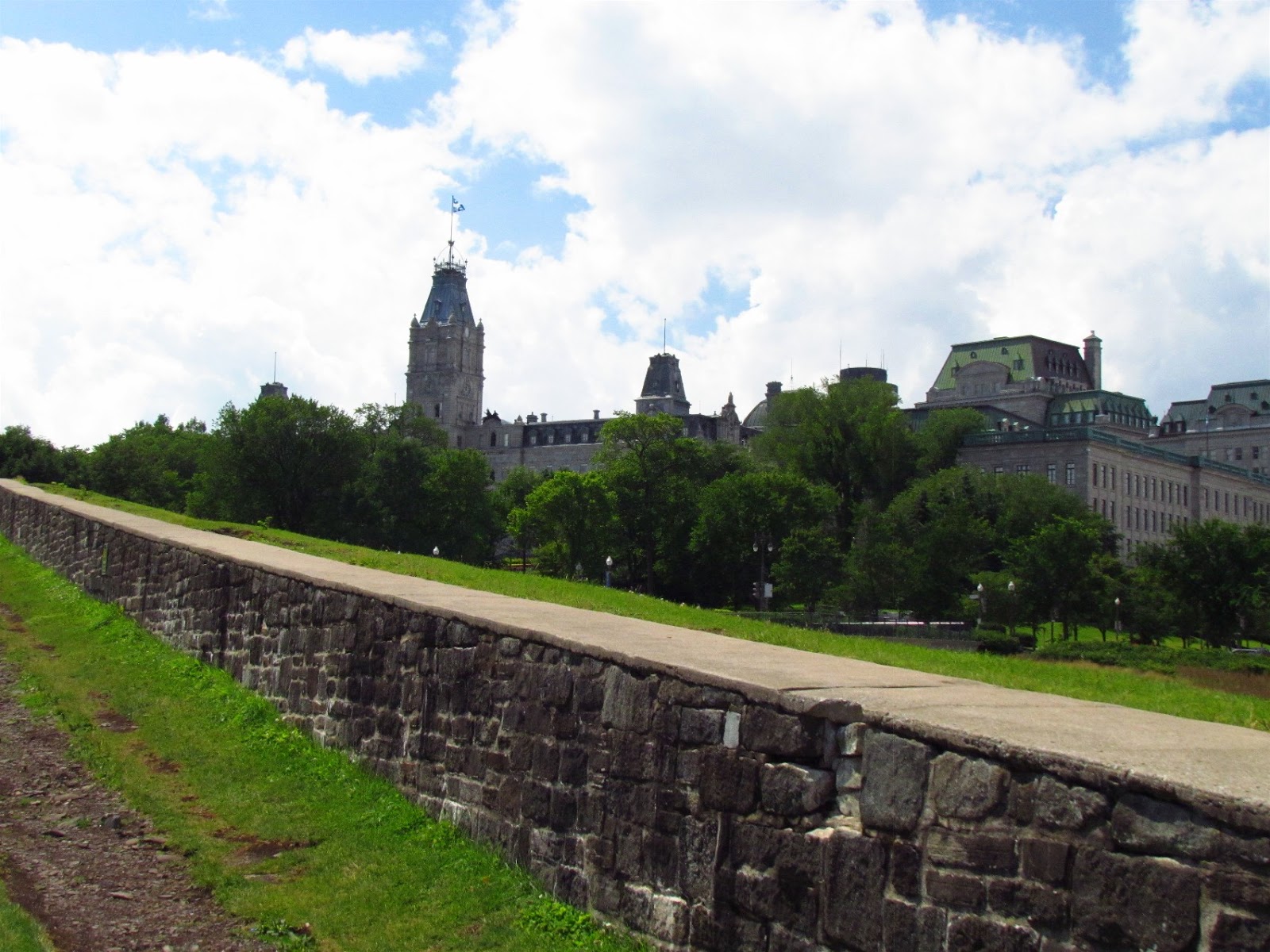 The World of Gord: Walking the Wall of Old Quebec City