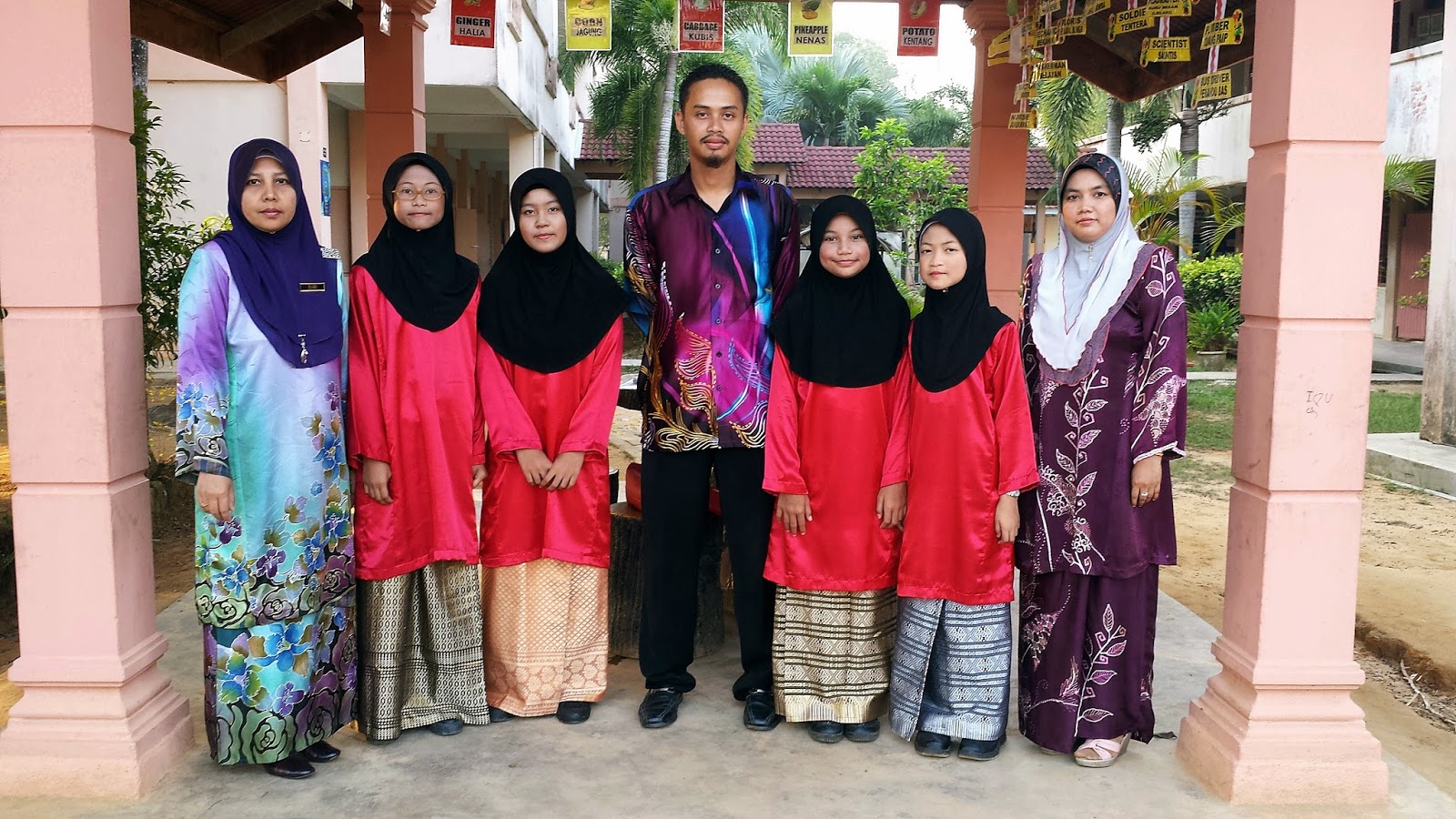 PERTANDINGAN PANTUN PERINGKAT DAERAH ROMPIN || SK SUNGAI PUTERI