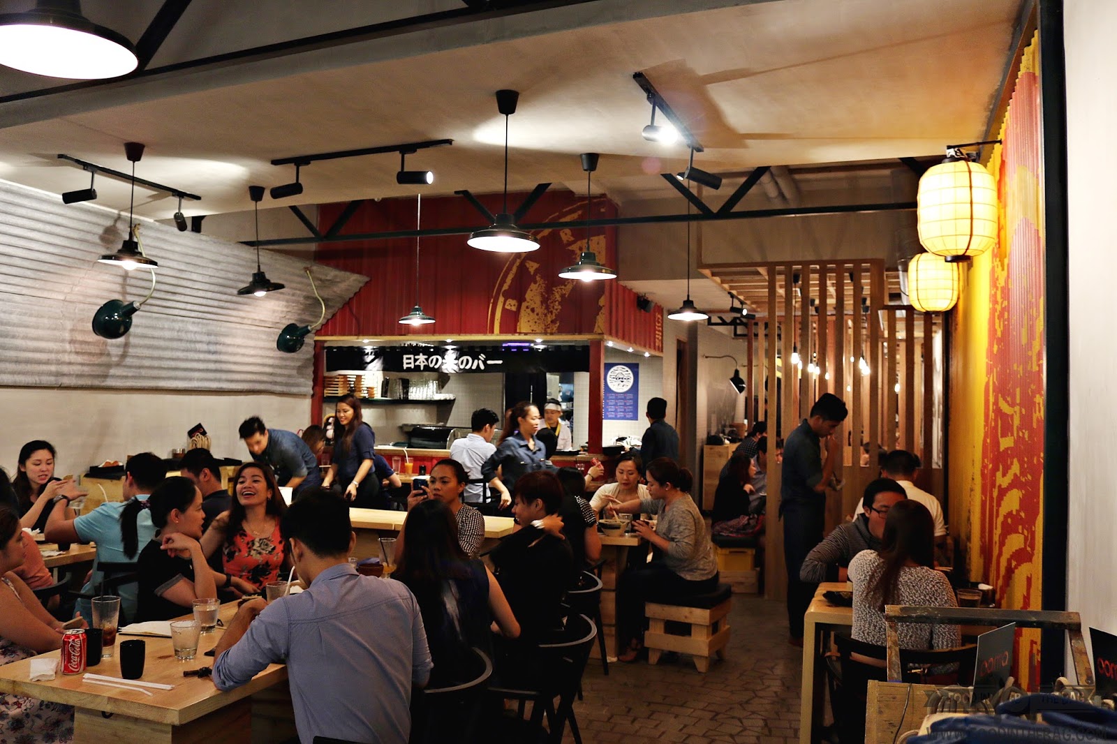 OOMA by CHEF BRUCE RICKETTS: My Wild Waiting Experience | Food In The Bag