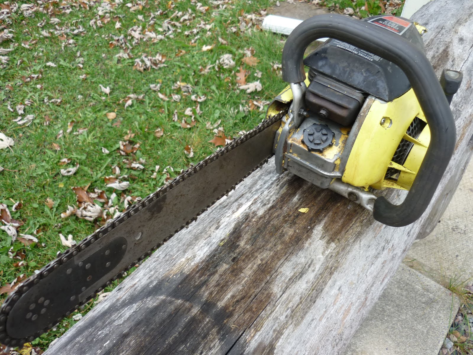 VINTAGE CHAINSAW COLLECTION: SKILLSAW GROUP OF SAWS.
