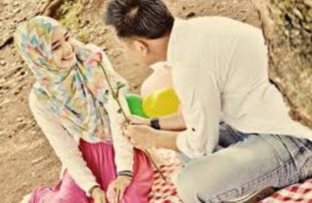 abang lupa dahan pokok tu dah reput, lalu abang jatuh, terkejut punya ...