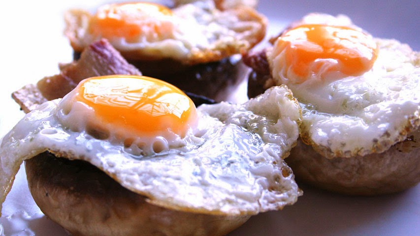 Cocina Muy Sencilla: PINCHO DE CHAMPIÑÓN CON PANCETA Y HUEVO