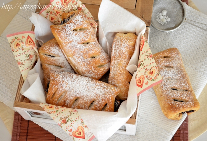 Cele mai bune rețete: Strudel cu nuci, cacao si gem