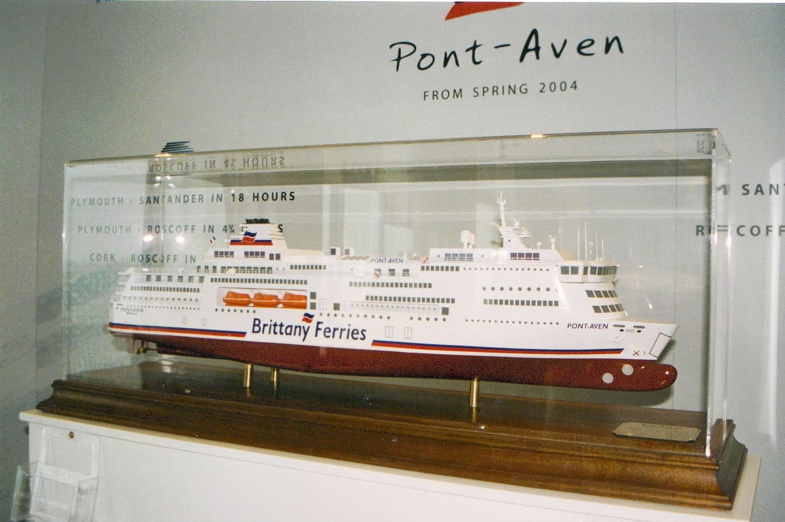 BRITTANY FERRIES: MODEL OF THE "PONT-AVEN" ON BOARD "VAL DE LOIRE"