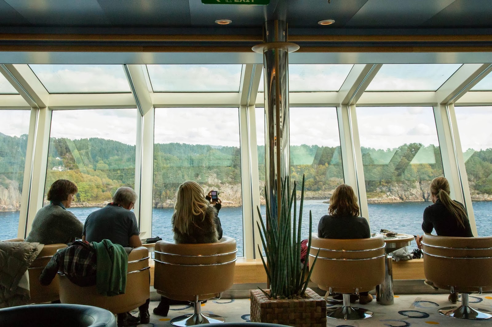 MV FRAM EXPEDITION BLOG: Migrating south!