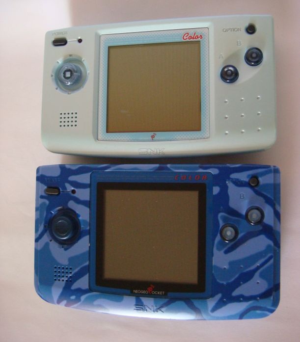 Diferencia entre la NGPC y la la NGPC slim – Neo Geo Pocket España