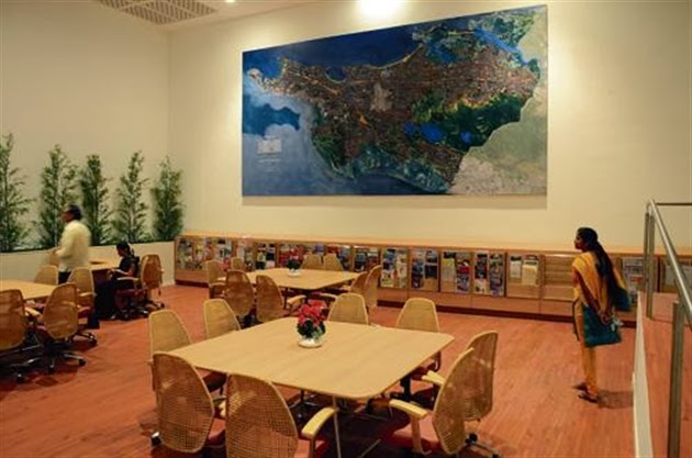 Nehru Centre Library,Mumbai: December 2013