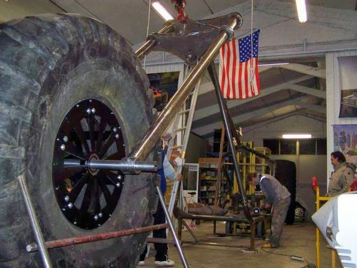 Mail2Day: World's Biggest Chopper (31 pics)