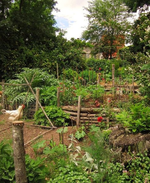 Content in a Cottage: Country Farm Garden