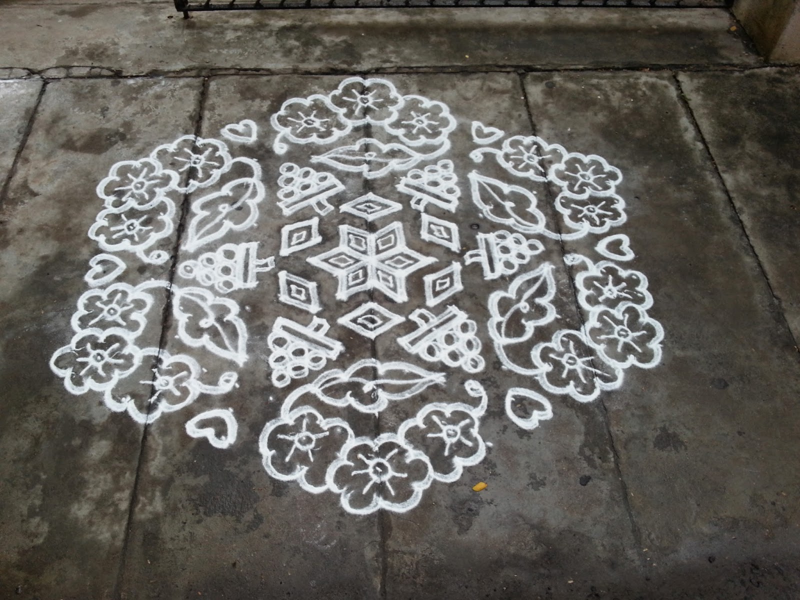 Rangoli designs/Kolam: [S.No 125] 19-10 interlaced Pulli - Flower Kolam