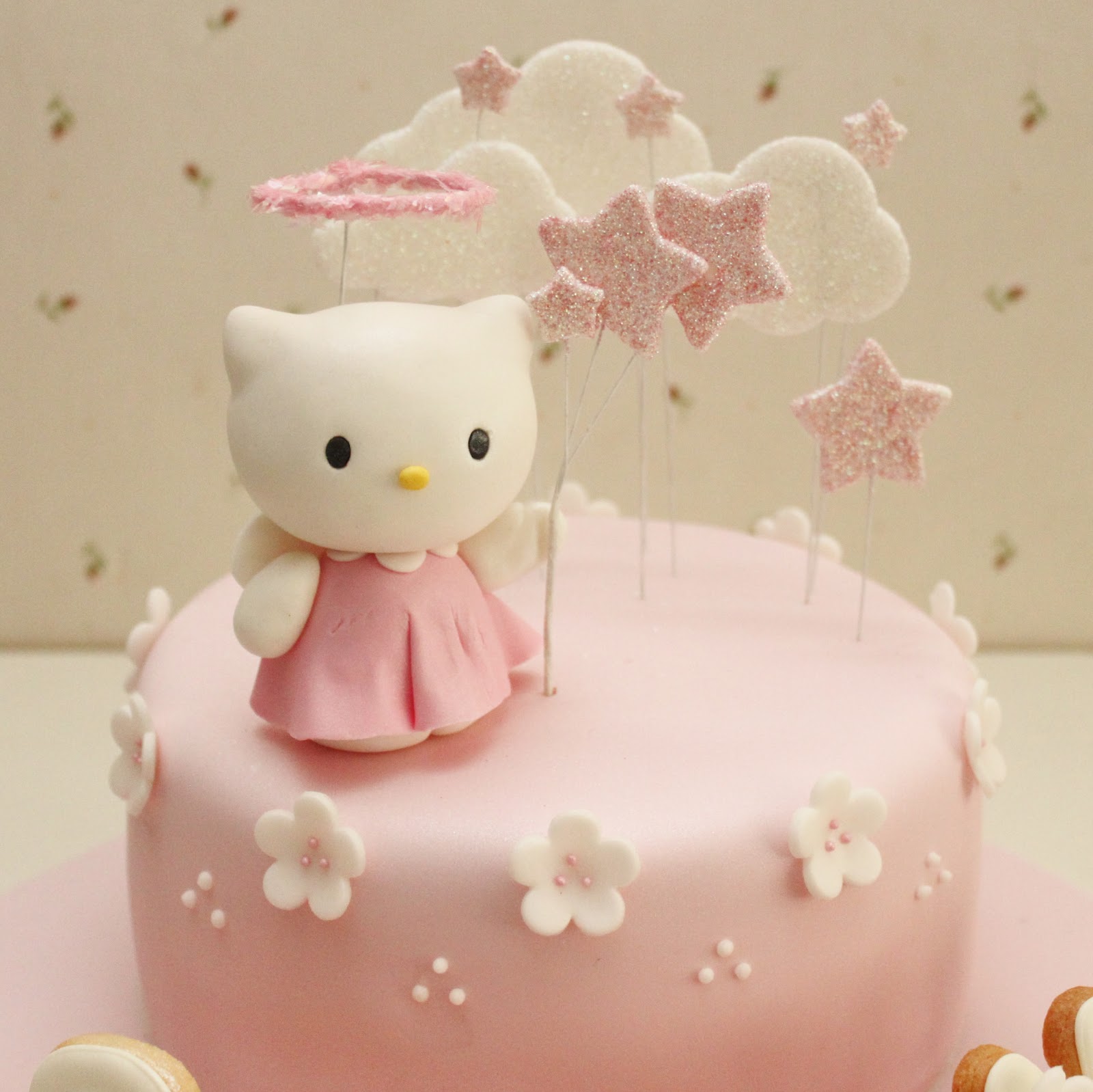 Atelier Sucrème: Pastel Hello Kitty ángel