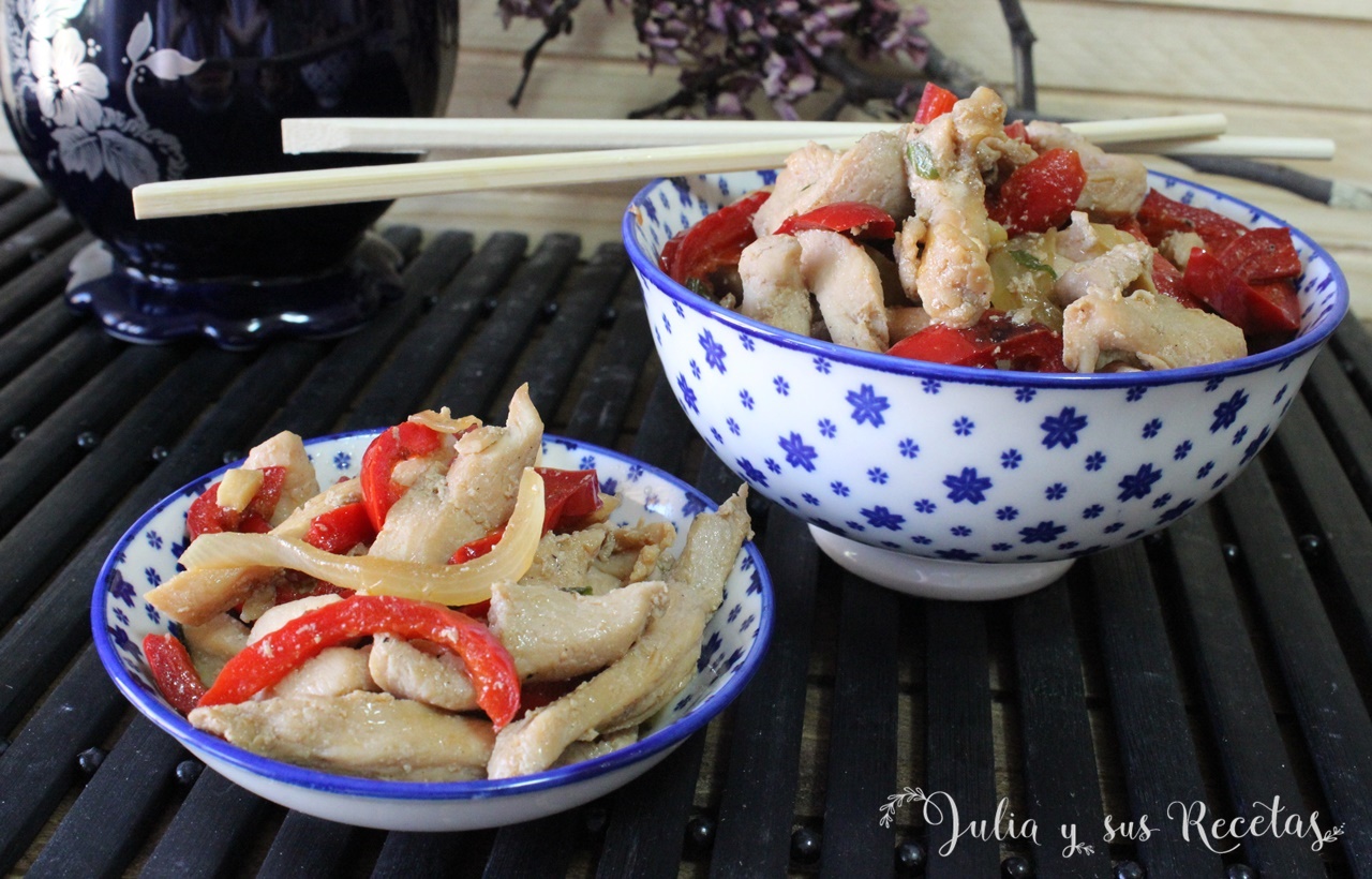 JULIA Y SUS RECETAS: Pechugas de pollo con pimientos rojos