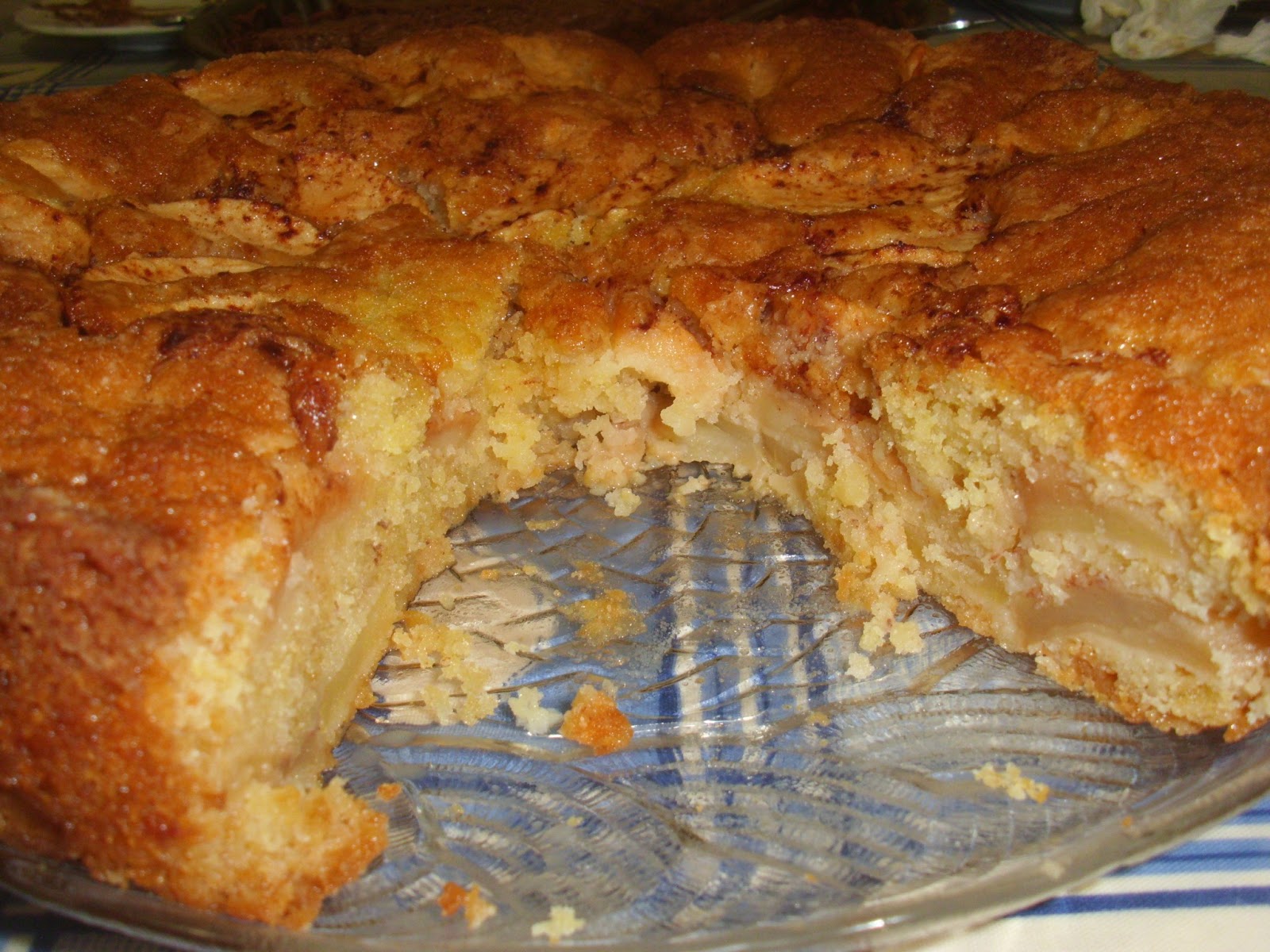 As Receitas da Tia Gui: BOLO DE MAÇÃ DE QUILO