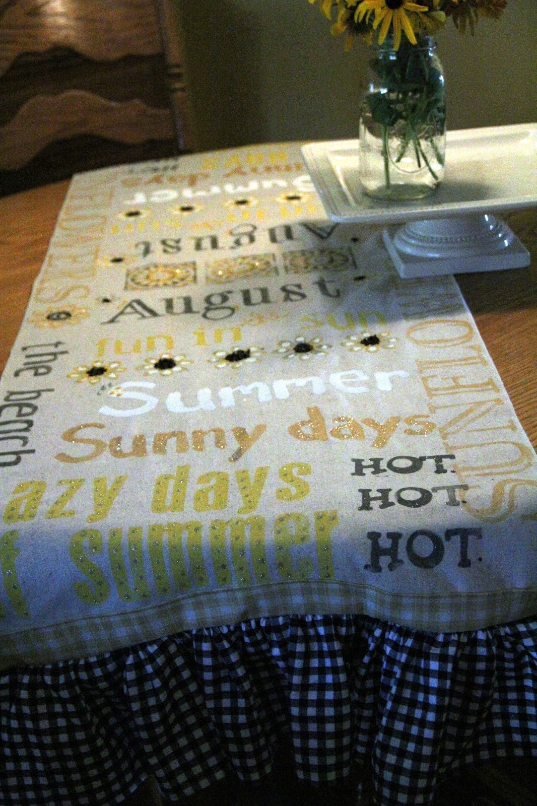 Priscillas: August Subway Art Table Runner