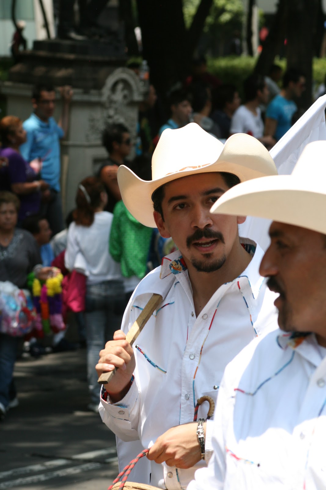 Imágenes masculinas en las calles de México.: VAQUEROS, hombres muy ...