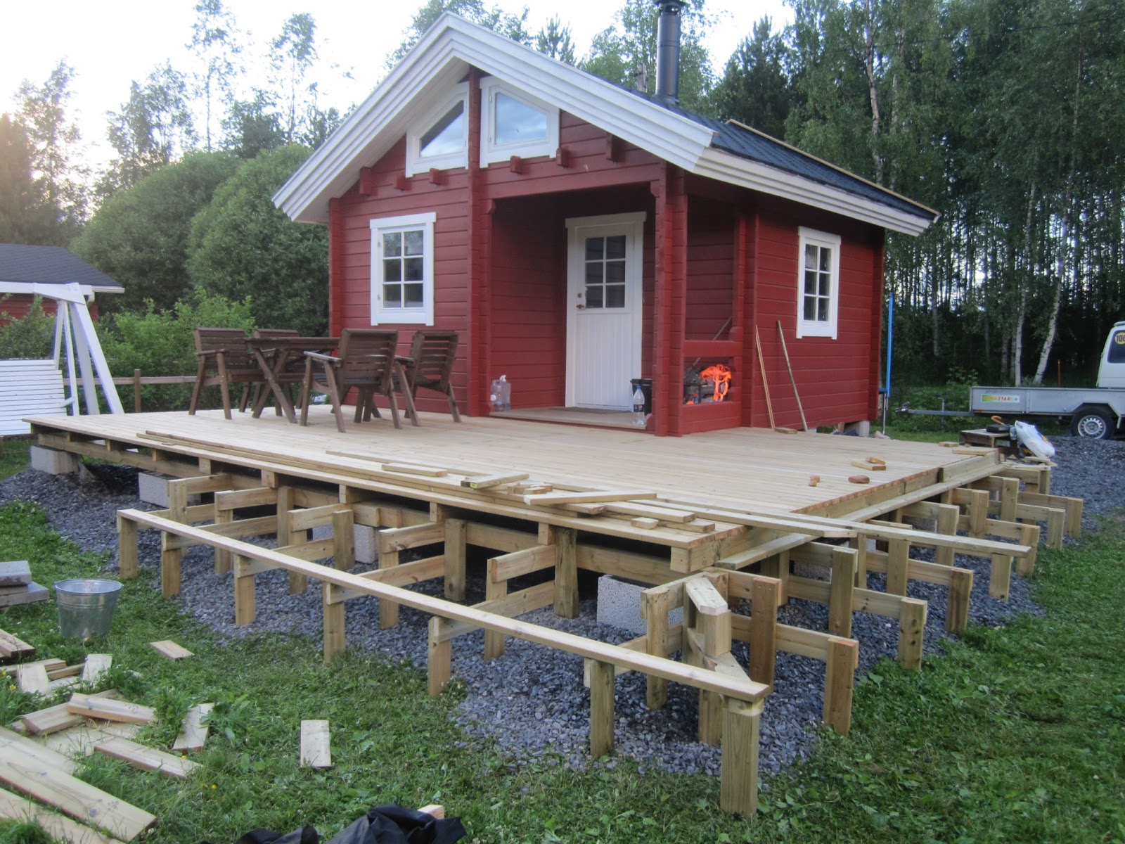 Arjen vastapaino: Terassin teko jatkuu