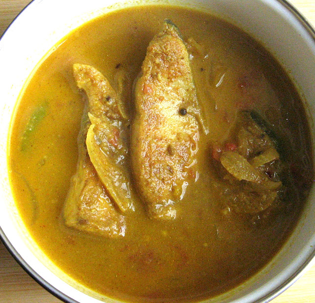 SOUTH INDIAN FISH CURRY/ MEEN KUZHAMBU