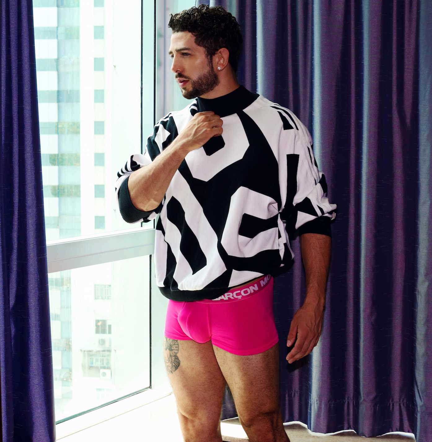 Cristian Falcon se enfunda en la colección Galaxy de Garçon Model