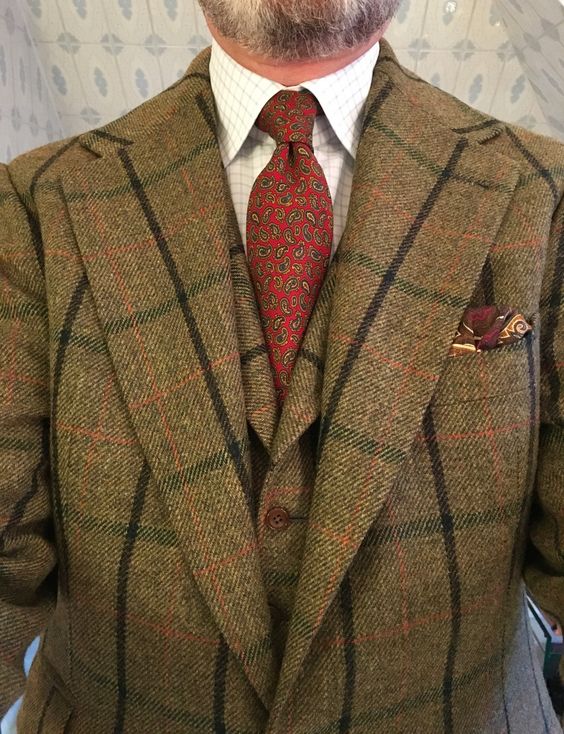 "Tweedland" The Gentlemen's club: TWEED ... MORE ... TWEED ...