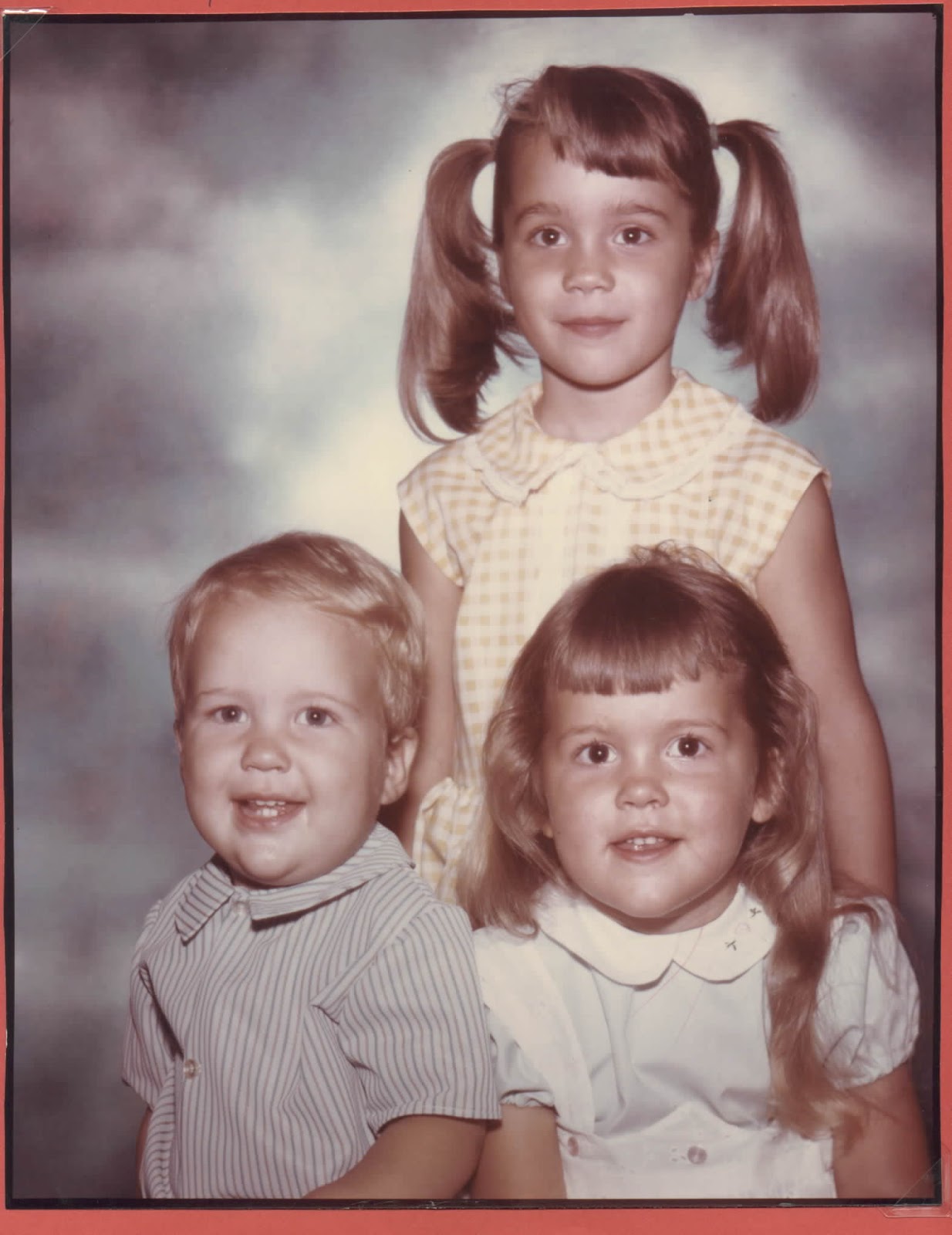 thoughts from my crayzdaze...: The incredible expanding shrinking family