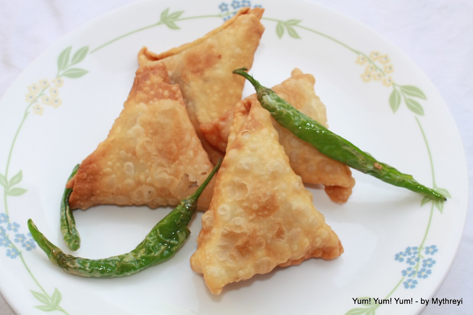 Yum! Yum! Yum!: Samosa ~ Every Indian's Favorite Snack
