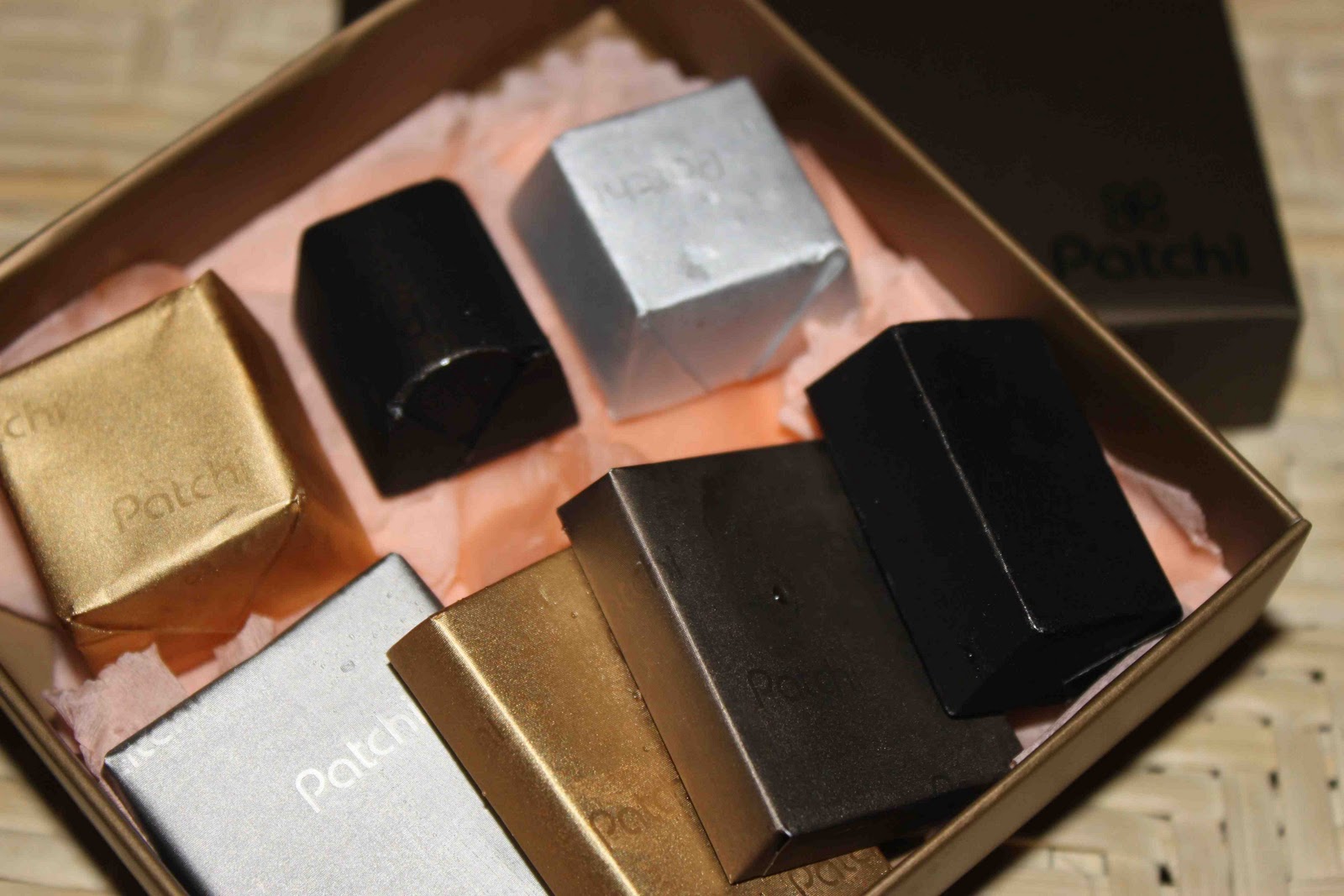 琼. k h e n g: patchi chocolate