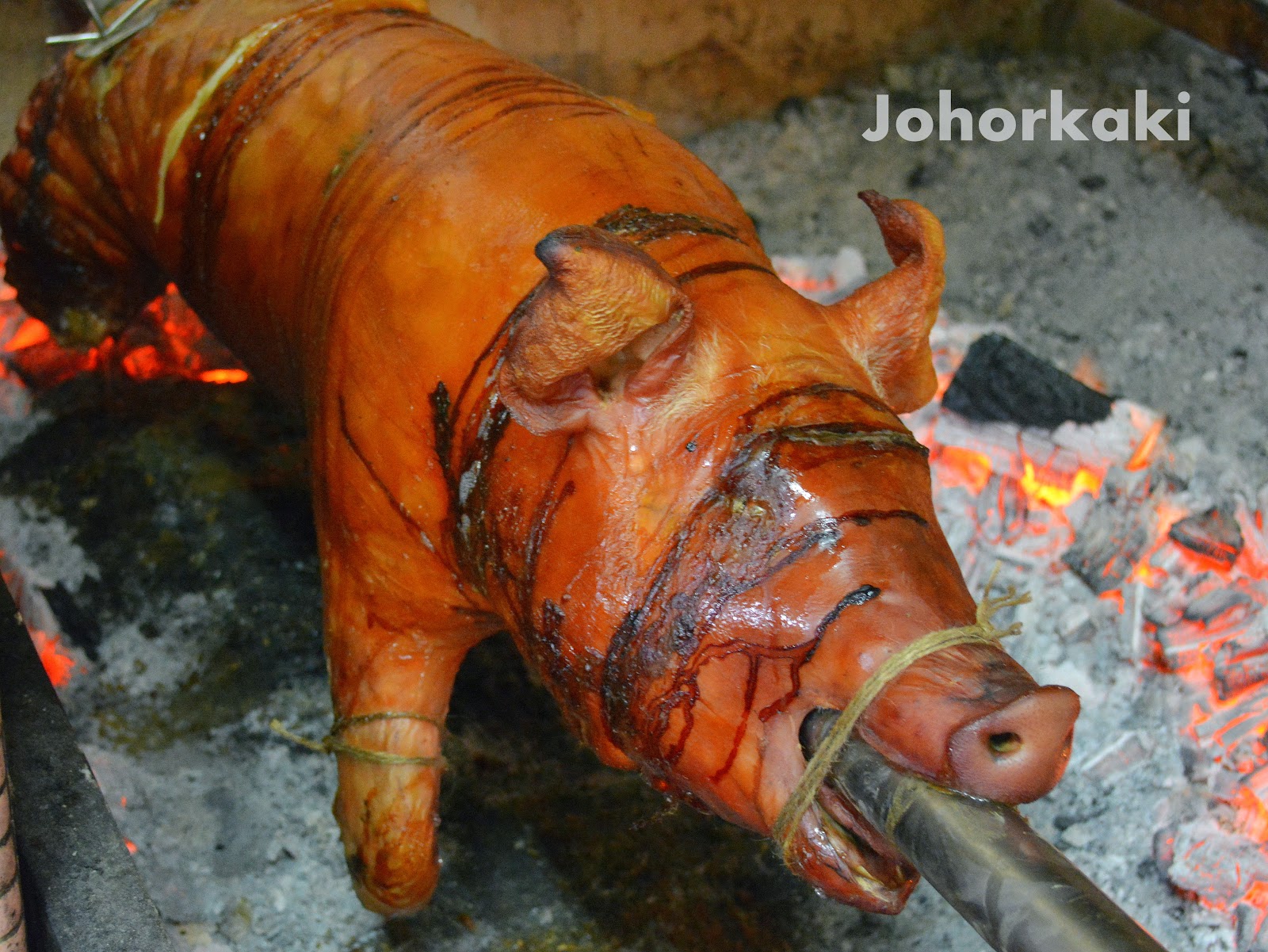 Lechon (Philippines BBQ Pig) in Singapore at Iskina Cebu MOVED |Tony ...