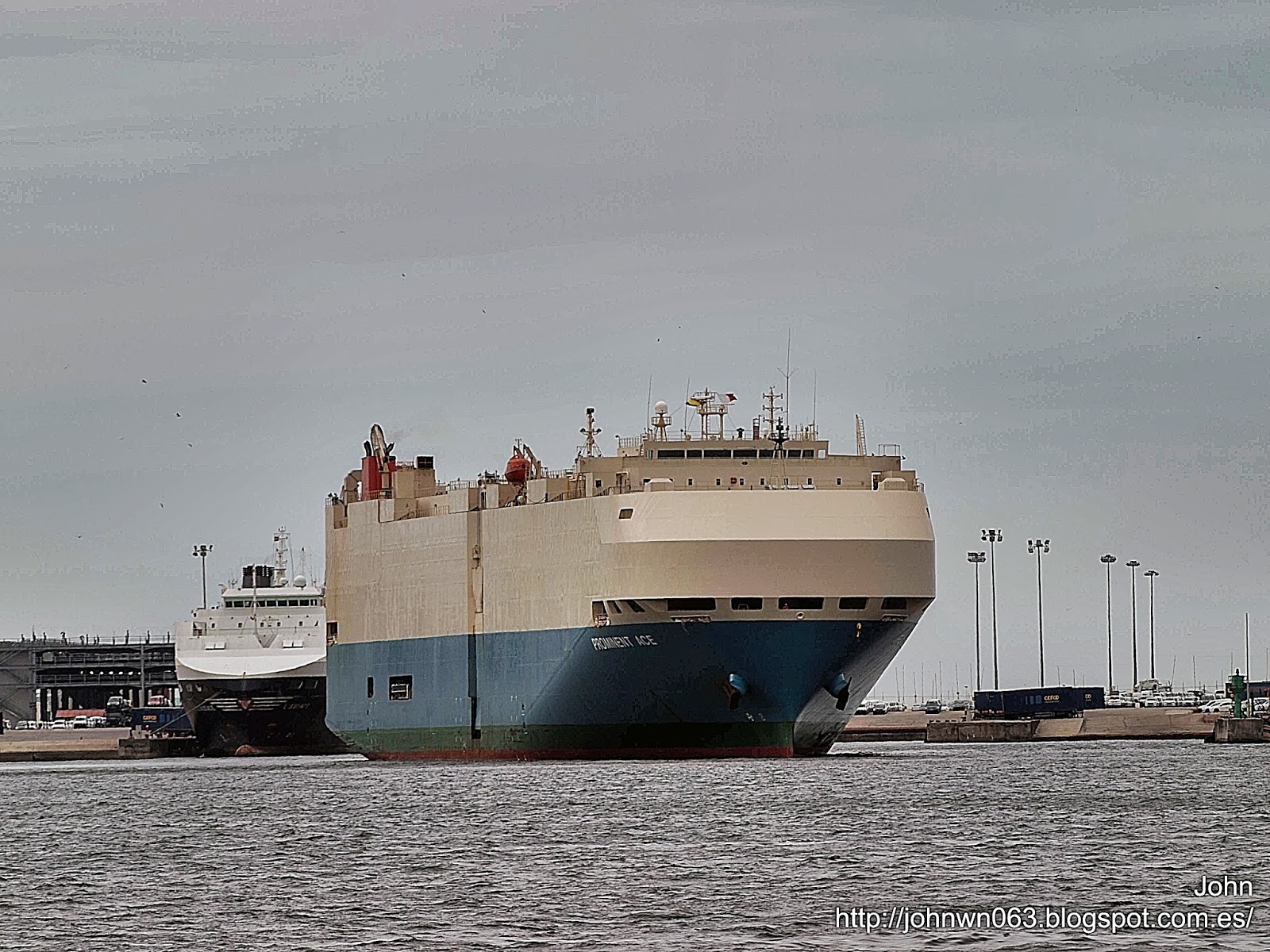 FOTOS DE BARCOS: PROMINENT ACE