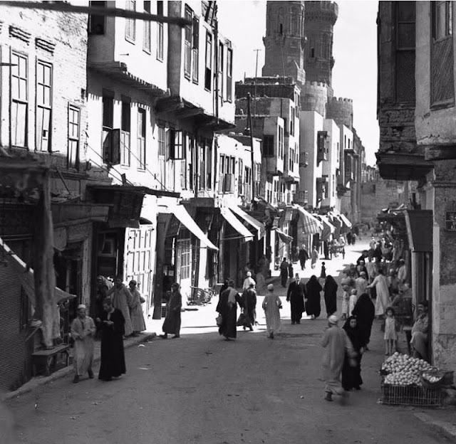 69 Black and White Photos of Everyday Life in Cairo During World War II ...