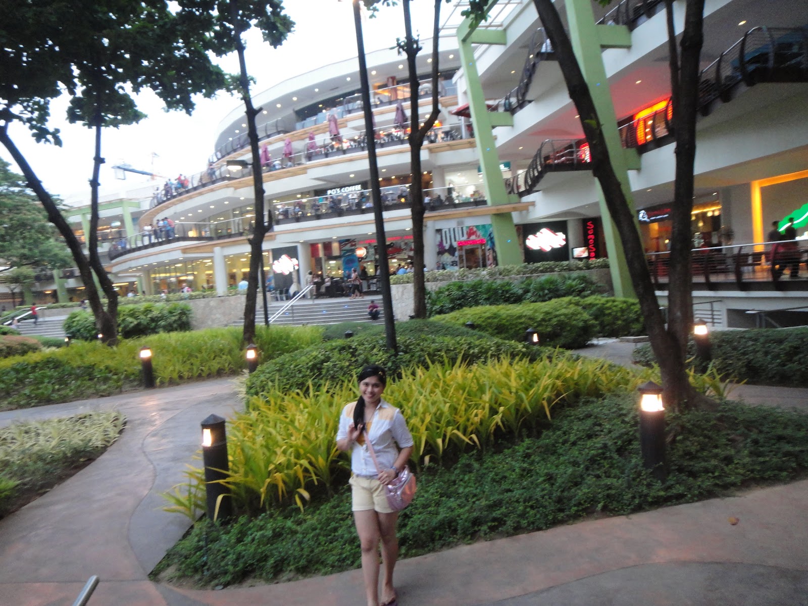 Ms. LiveWire: My Ayala Mall Cebu Escapade ;)