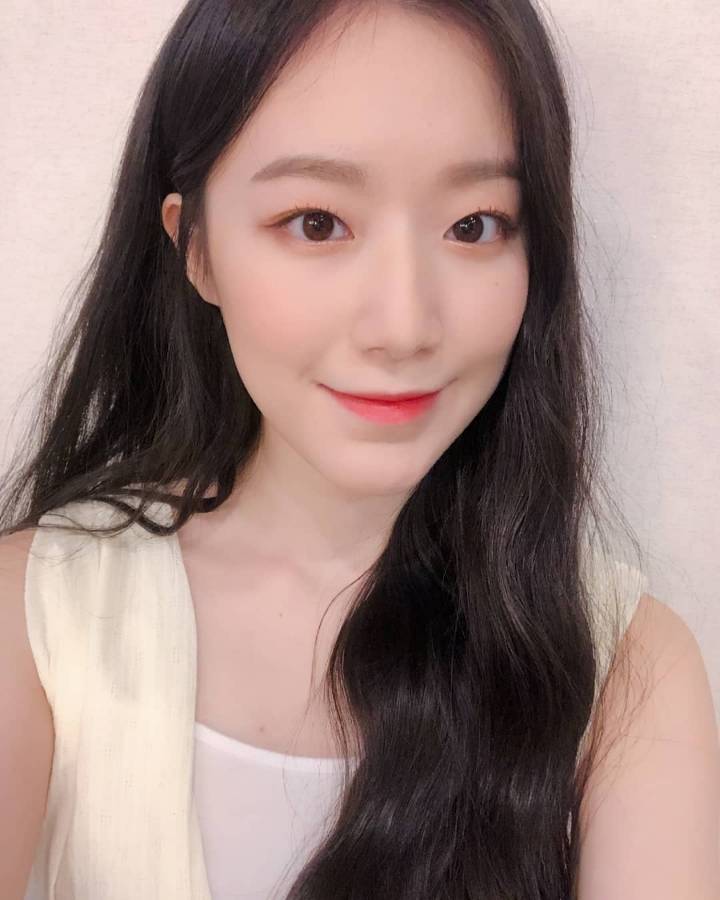 (G)I-Dle Shuhua Looks Gorgeous As Always In A New Selca ! - http ...