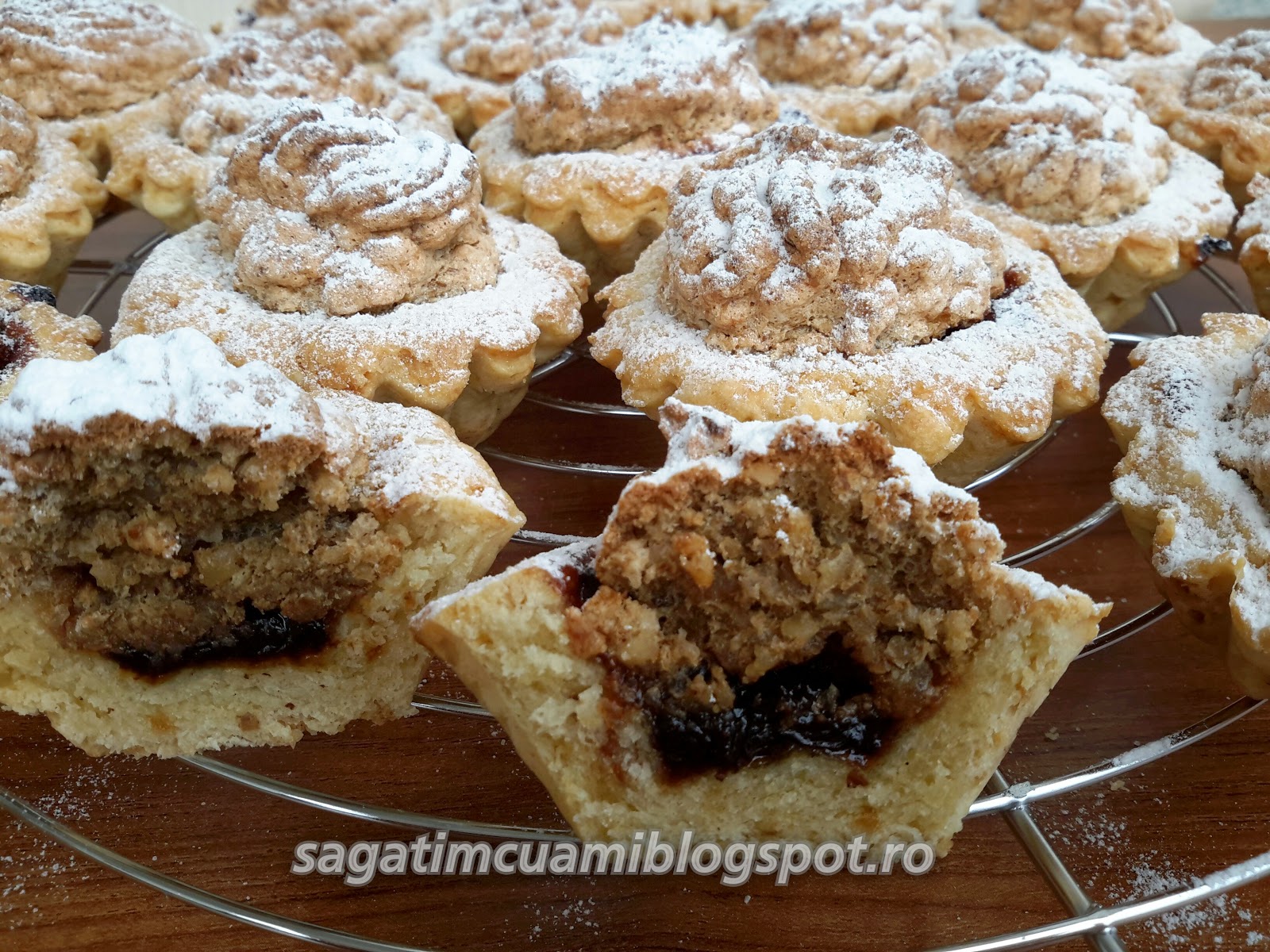 Sa gatim cu Ami: Cosulete cu nuca si gem