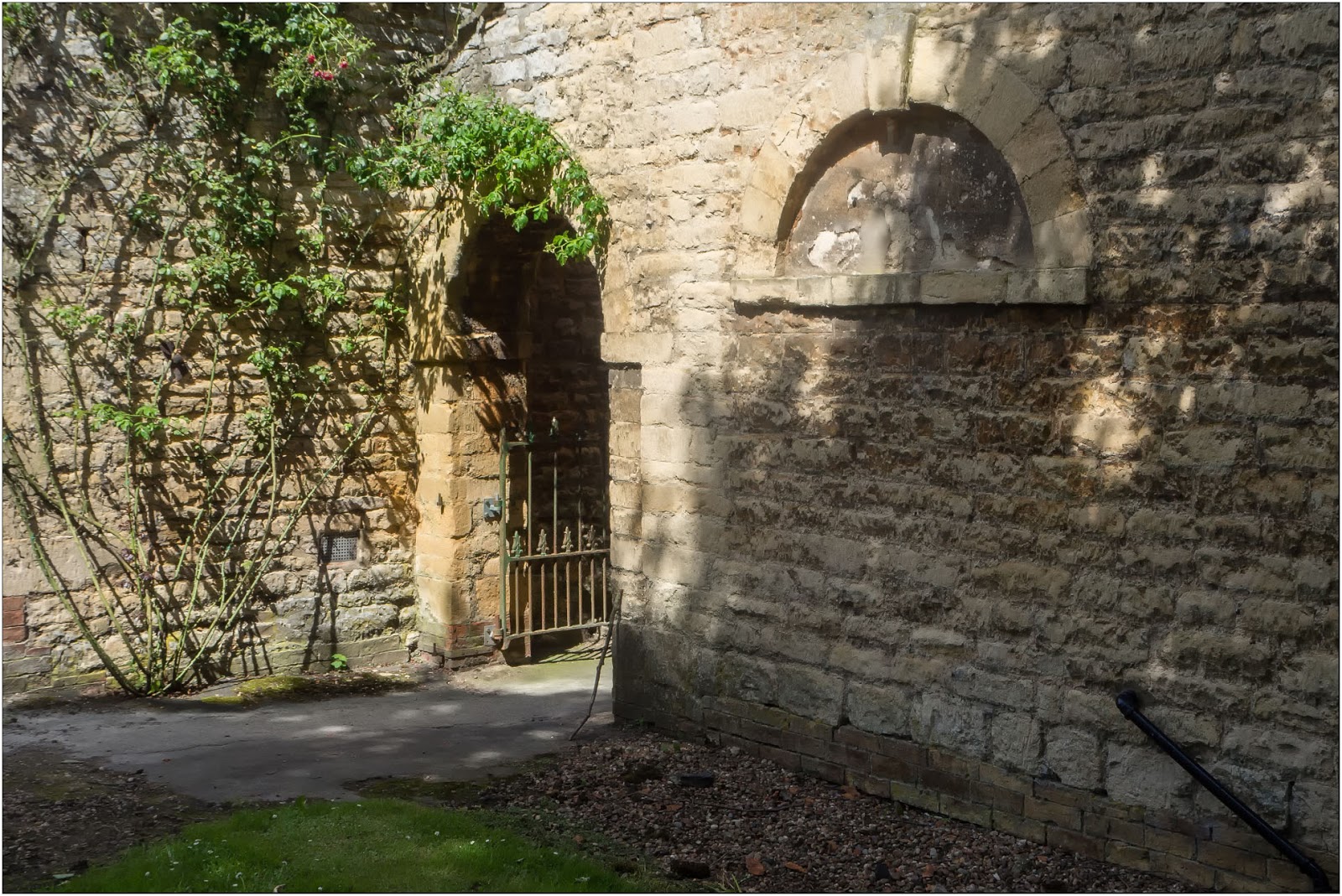 Lincolnshire Cam: Hackthorn Hall Summer Open garden. (Set 2 of 2)