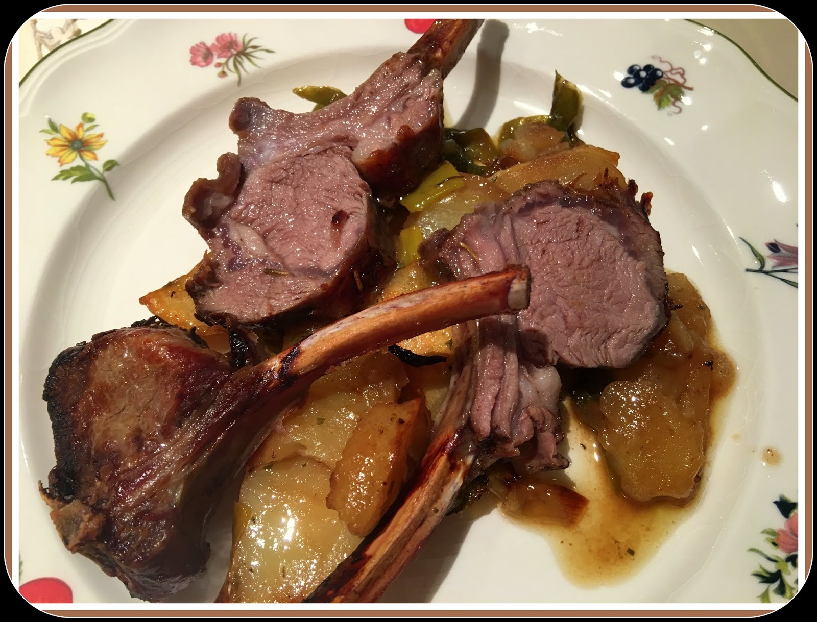 LA MUY DIGNA: CARRÉ DE CORDERO CON PATATAS AL HORNO